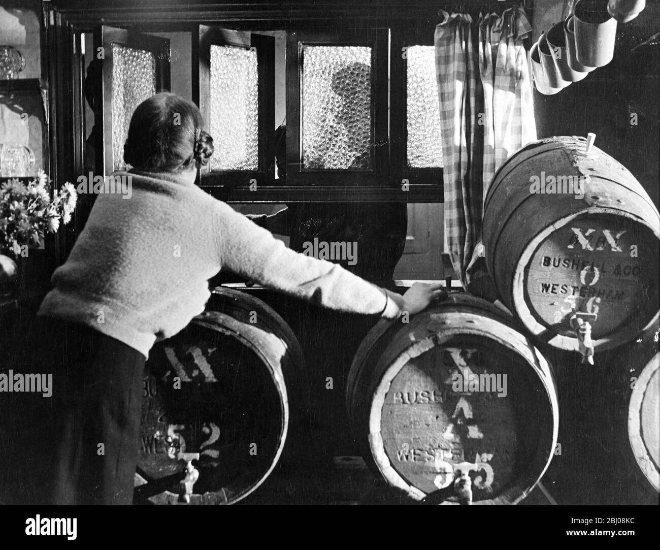 1940s pub hi-res stock photography and images - Alamy