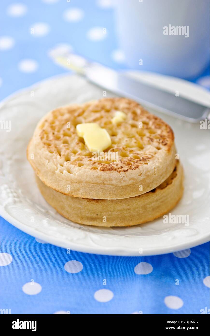 English hot toasted crumpets hi-res stock photography and images - Alamy