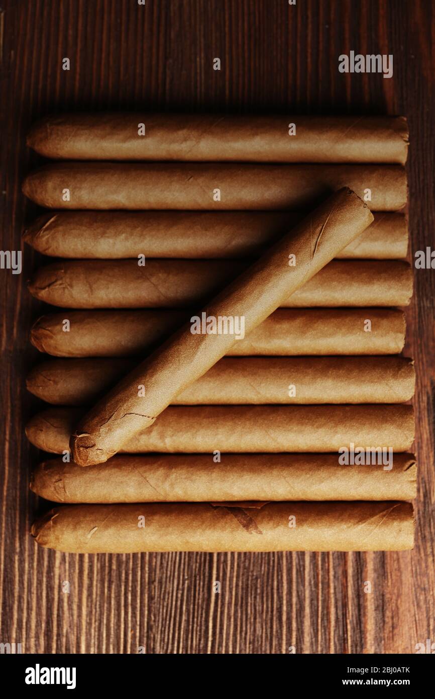 Top view cuban cigars hi-res stock photography and images - Alamy