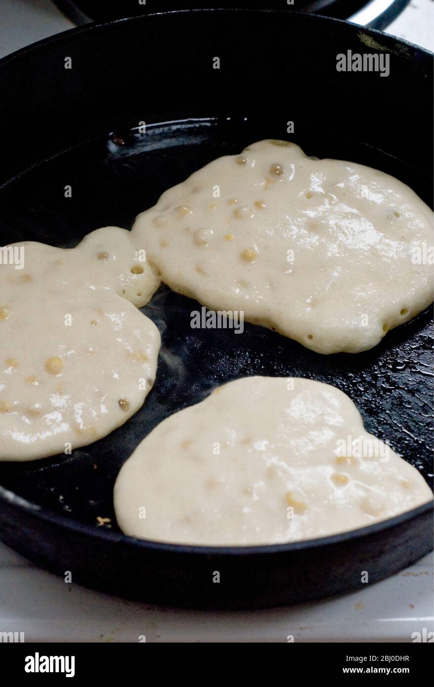 Cast hi-res stock photography and images - Alamy