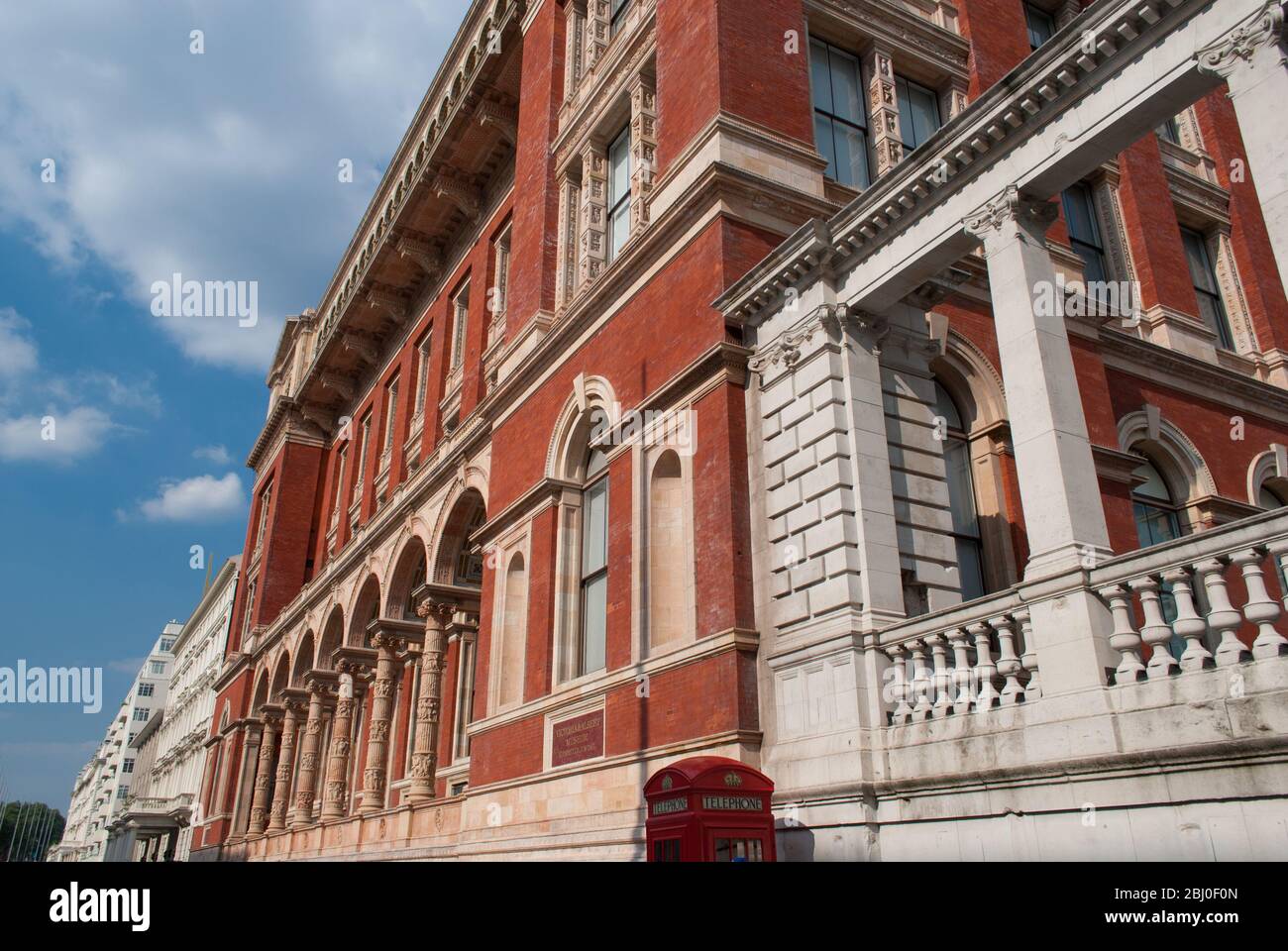 Exhibition road cole hi-res stock photography and images - Alamy
