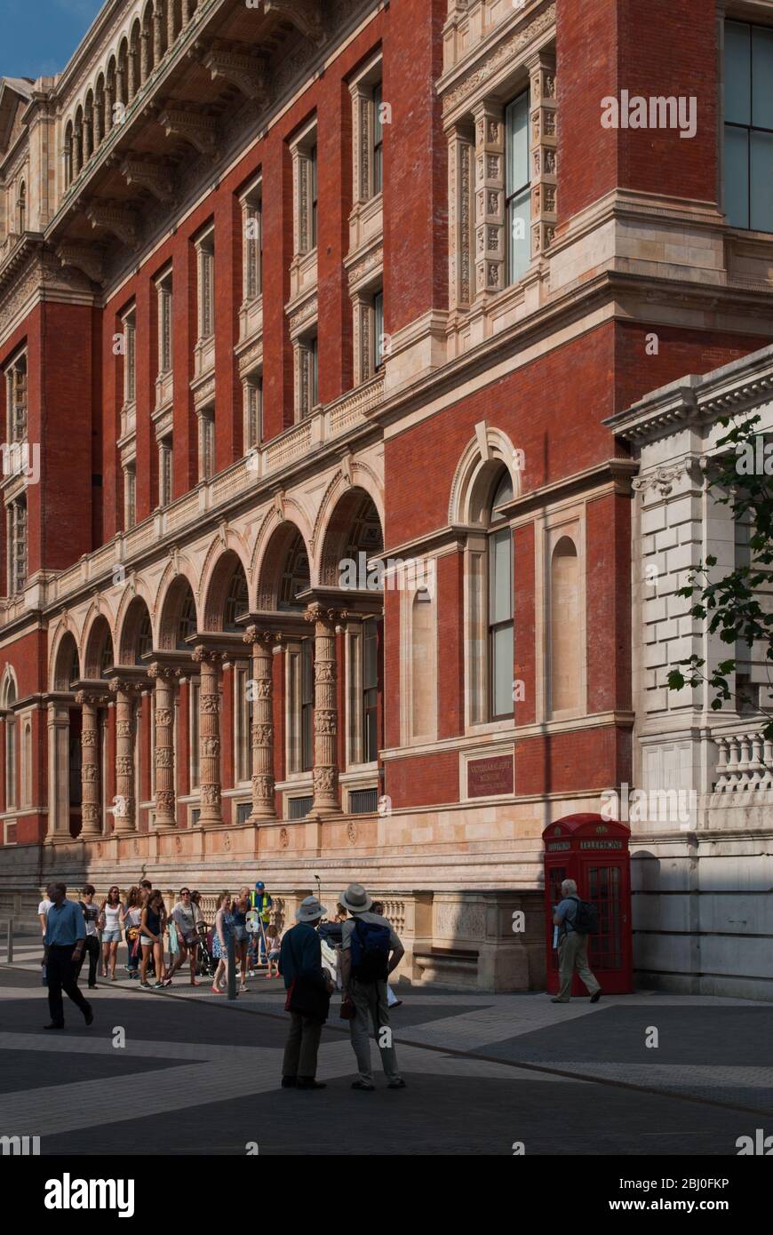 Victoria and albert museum henry cole wing hi-res stock photography and ...