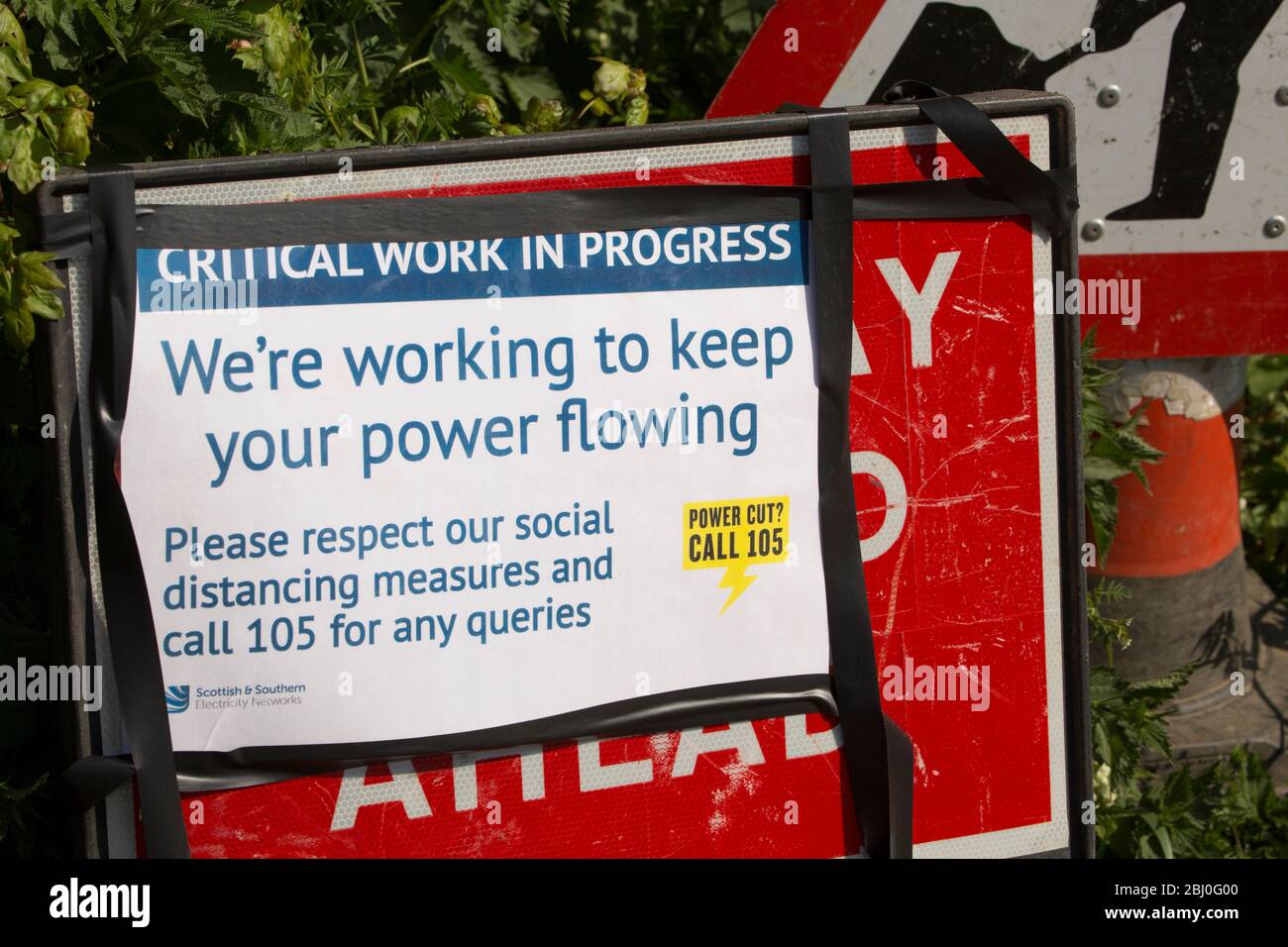 Work in progress sign hi-res stock photography and images - Alamy