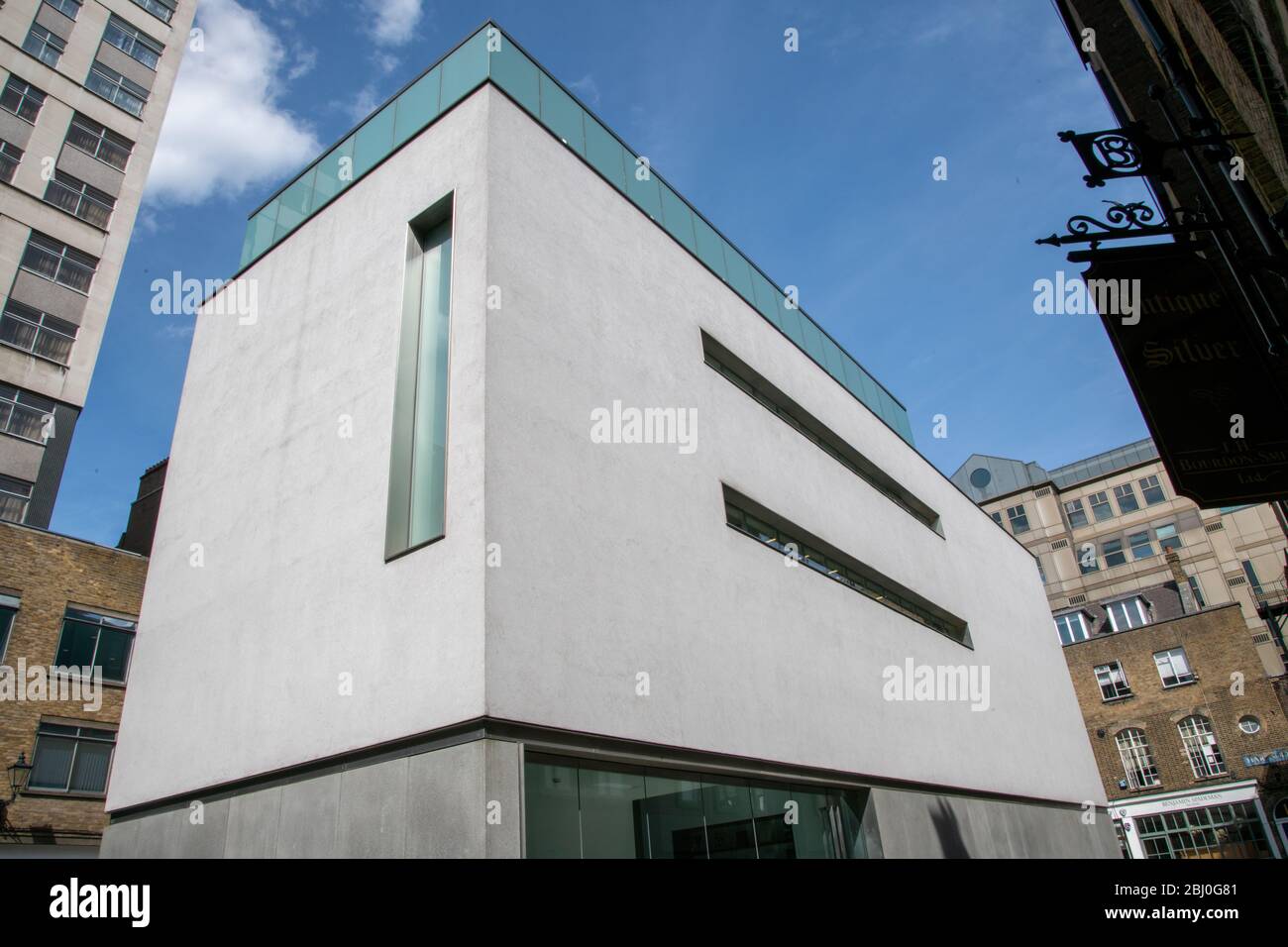 White Cube Mason's Yard Gallery Stock Photo - Alamy