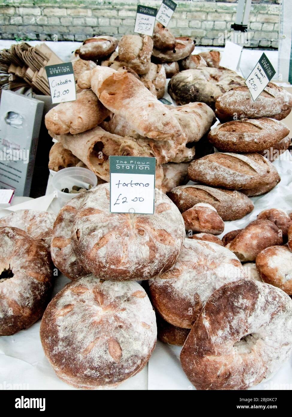 London street food stalls hi-res stock photography and images - Alamy