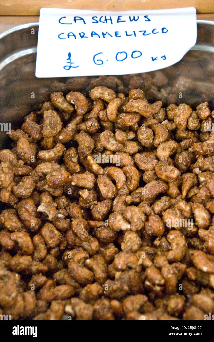 Cashew nuts hi-res stock photography and images - Alamy