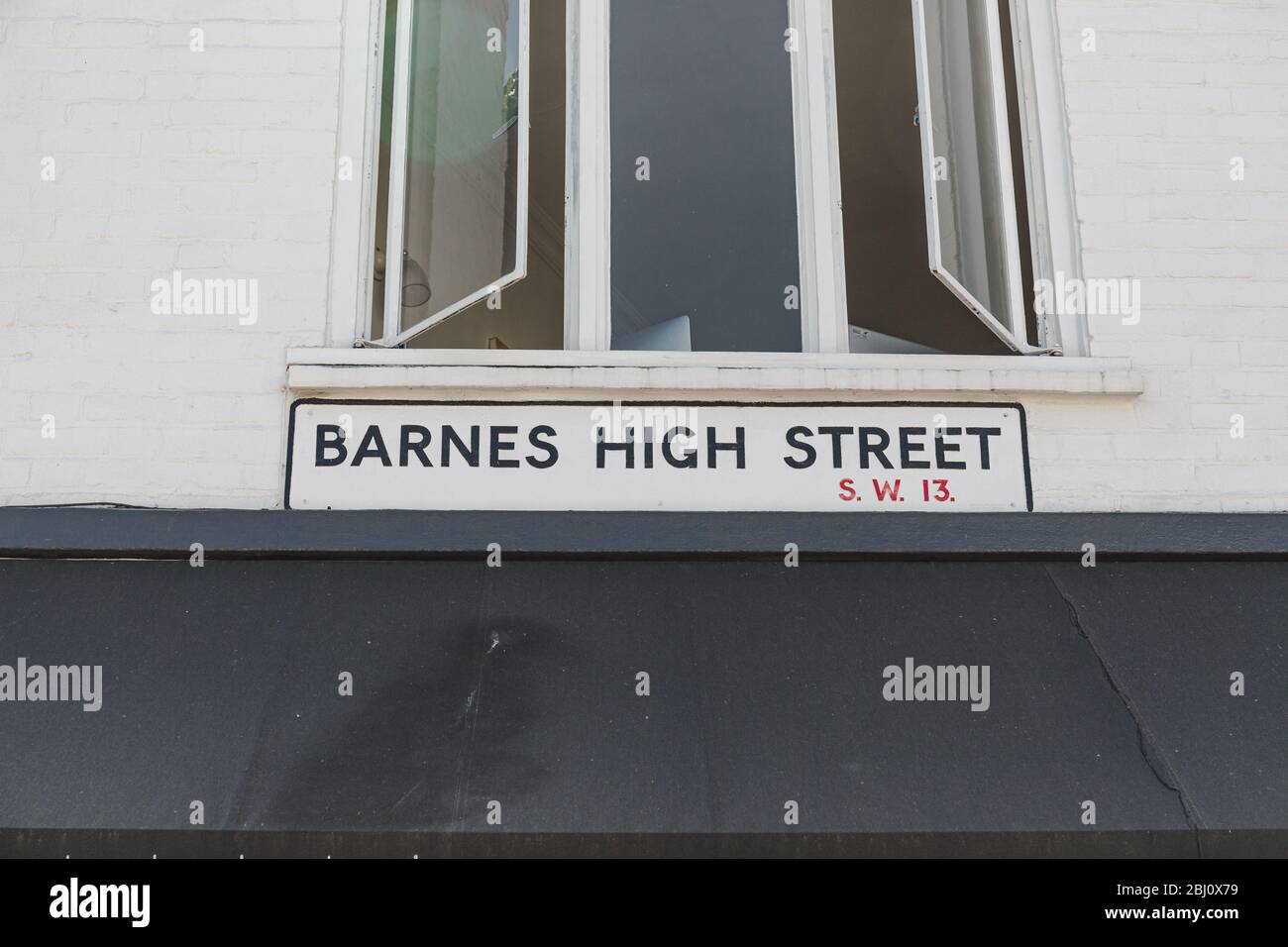Barnes london high street hi-res stock photography and images - Alamy