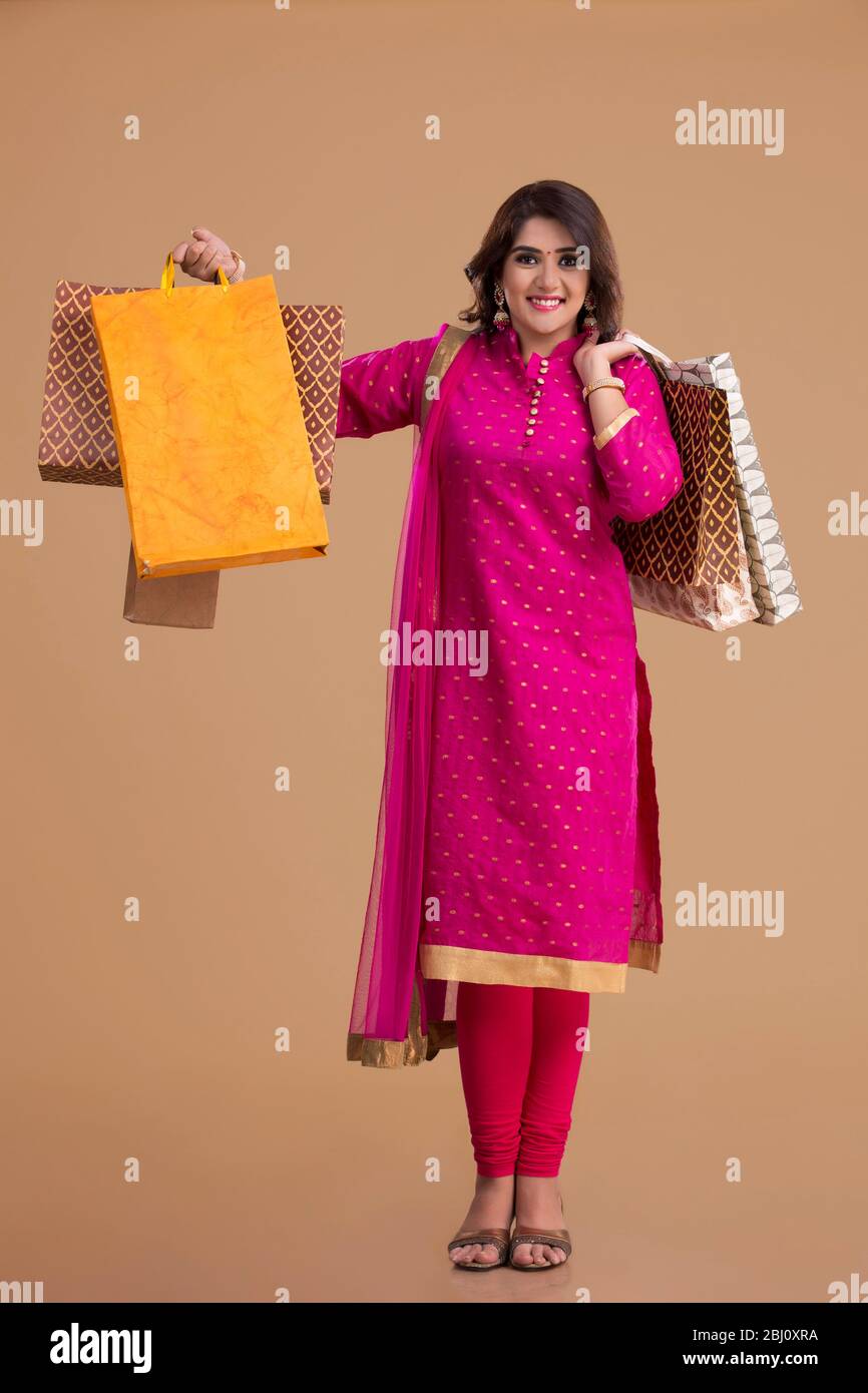 Lifting bags hi-res stock photography and images - Alamy