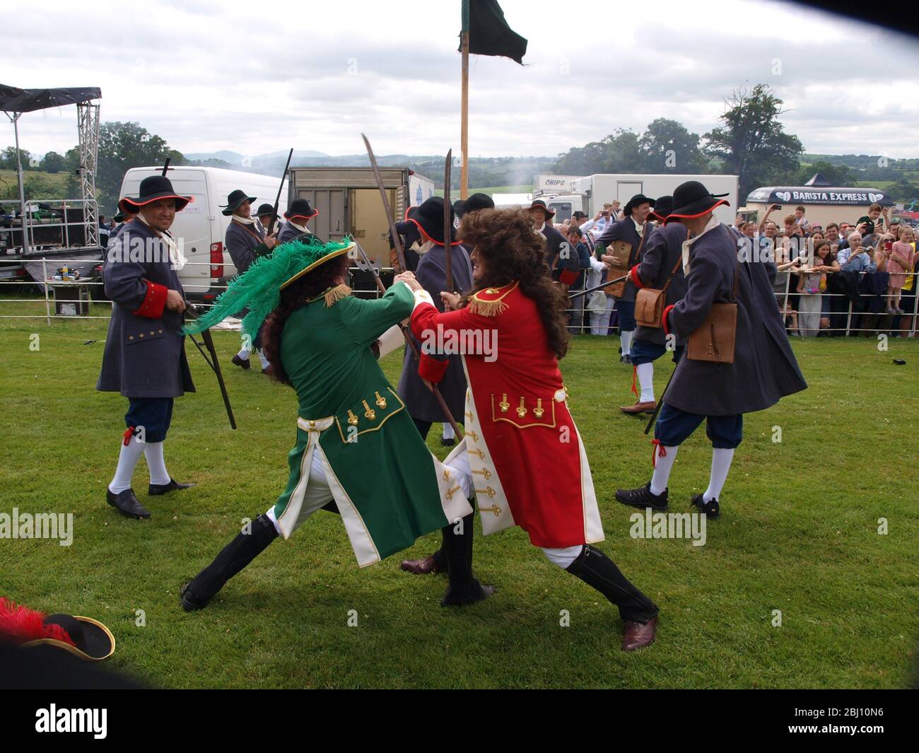 William and James go head to head at the sham fight at Scarva Stock ...