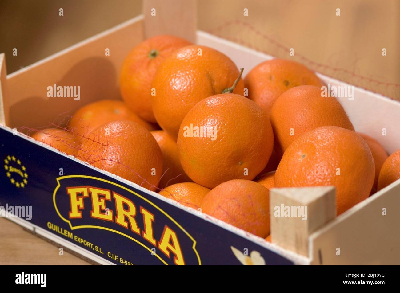 Wooden box of clementines Stock Photo - Alamy