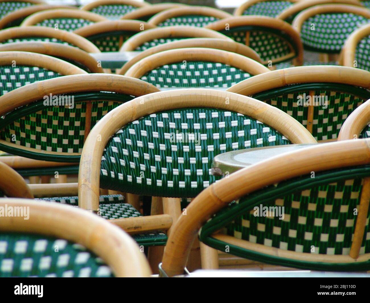 Cafe chairs hi-res stock photography and images - Alamy