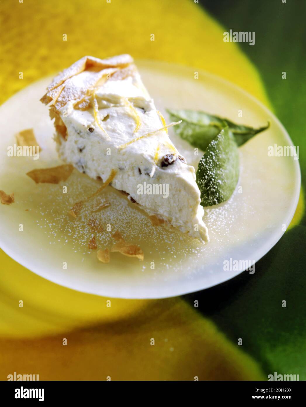 Lemon cheesecake in filo pastry case Stock Photo - Alamy