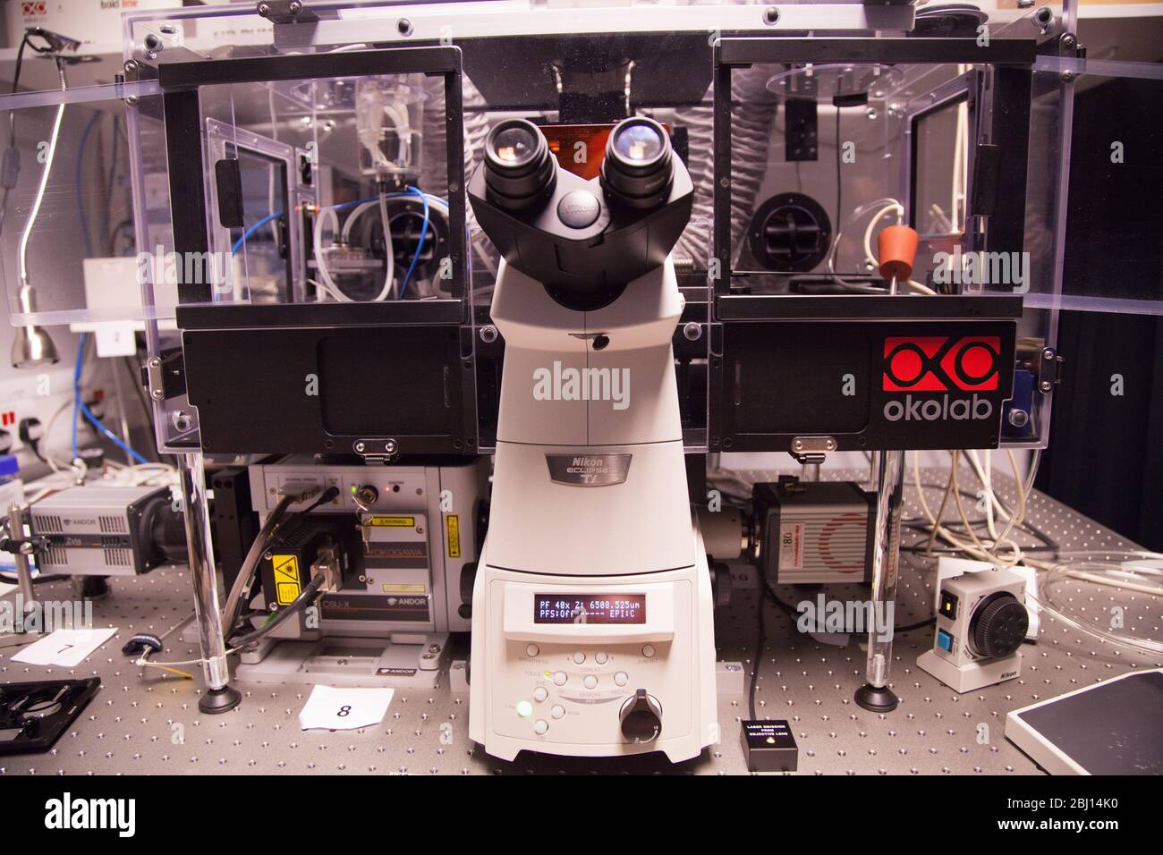 High powered microscope hi-res stock photography and images - Alamy