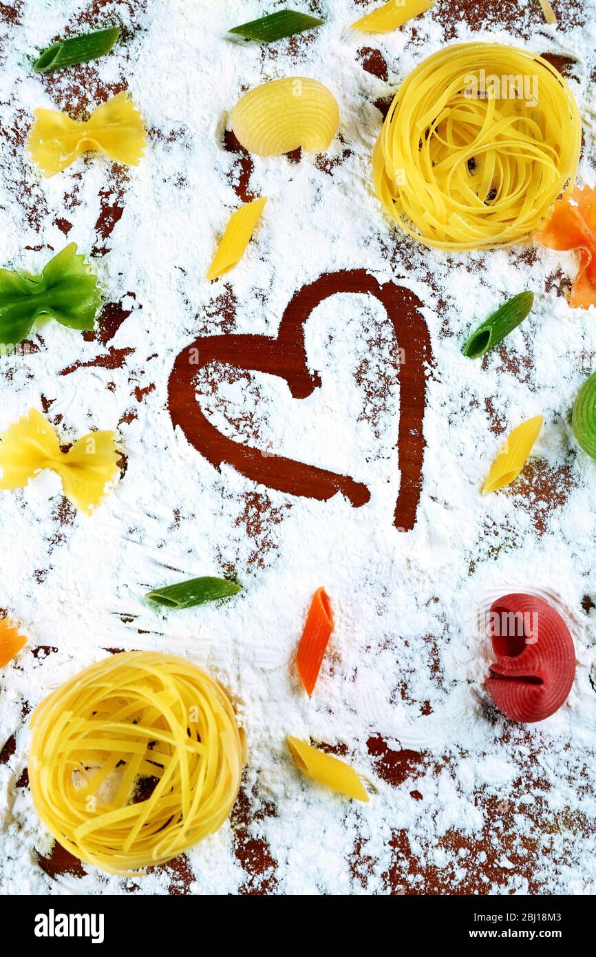 Row pasta hi-res stock photography and images - Alamy