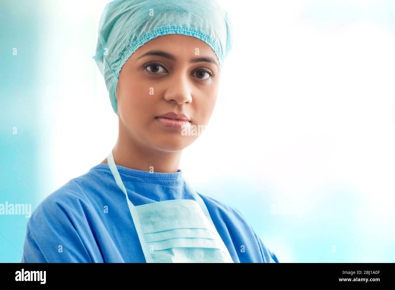Indian woman surgeon doctor surgical hi-res stock photography and ...