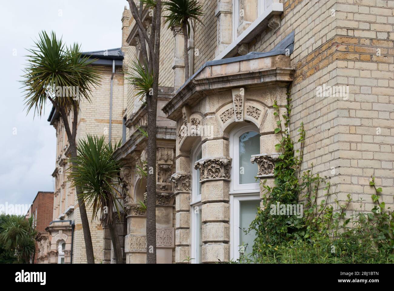 Carlton Square, Carlton Drive, London SW15 Stock Photo - Alamy