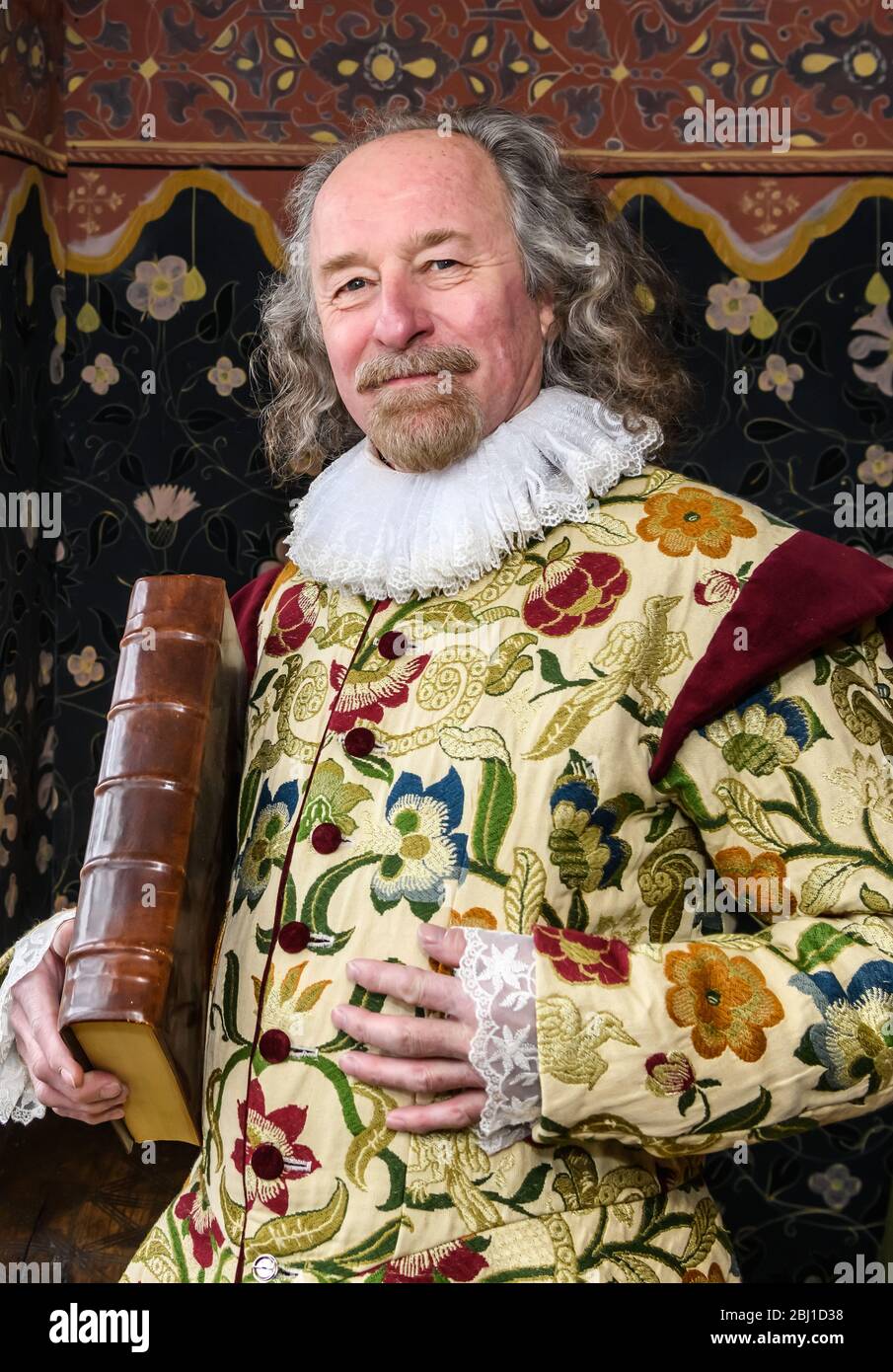 An actor portrays William Shakespeare inside Shakespeare's birthplace ...