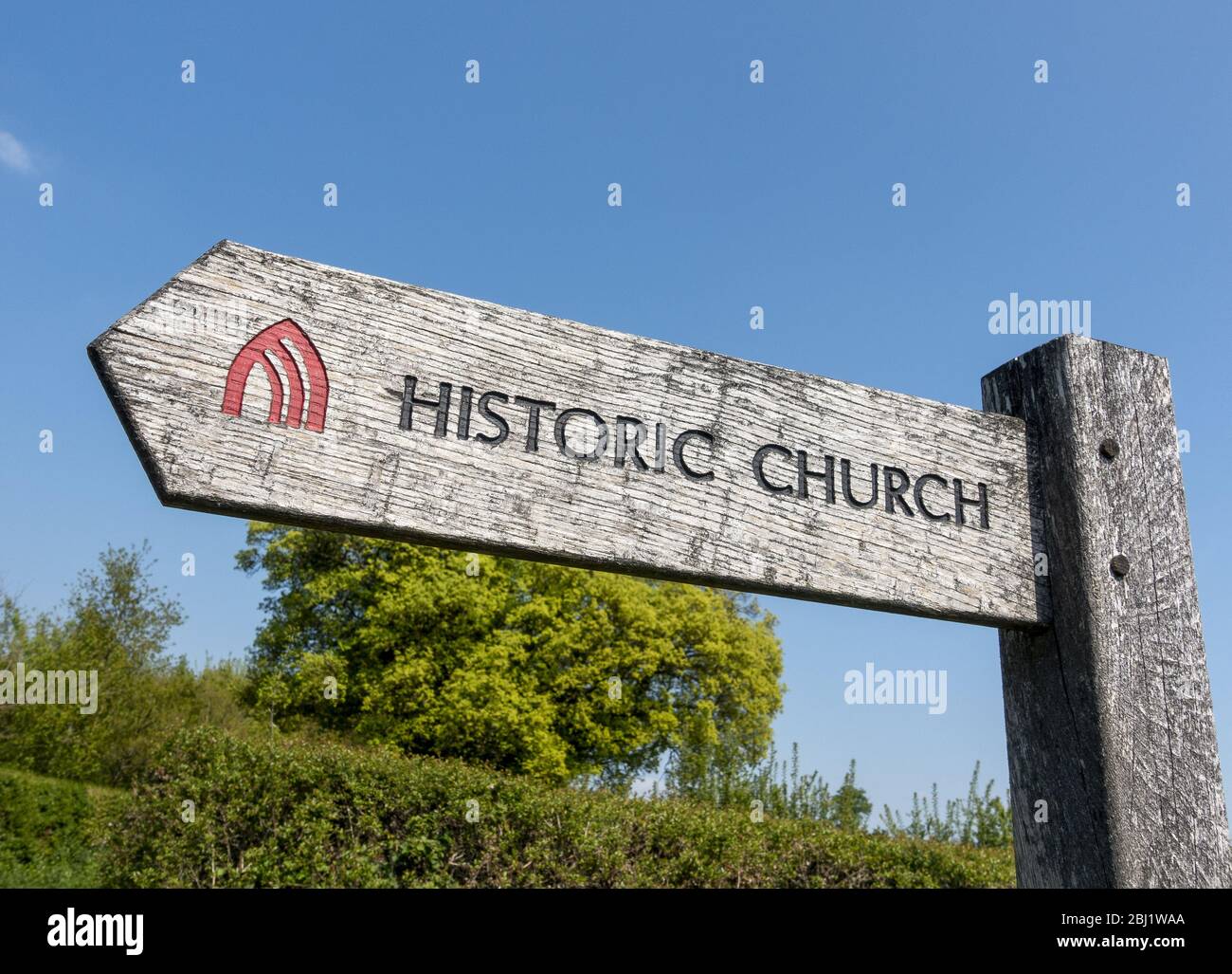 Wooden arrow sign pointing destination hi-res stock photography and ...