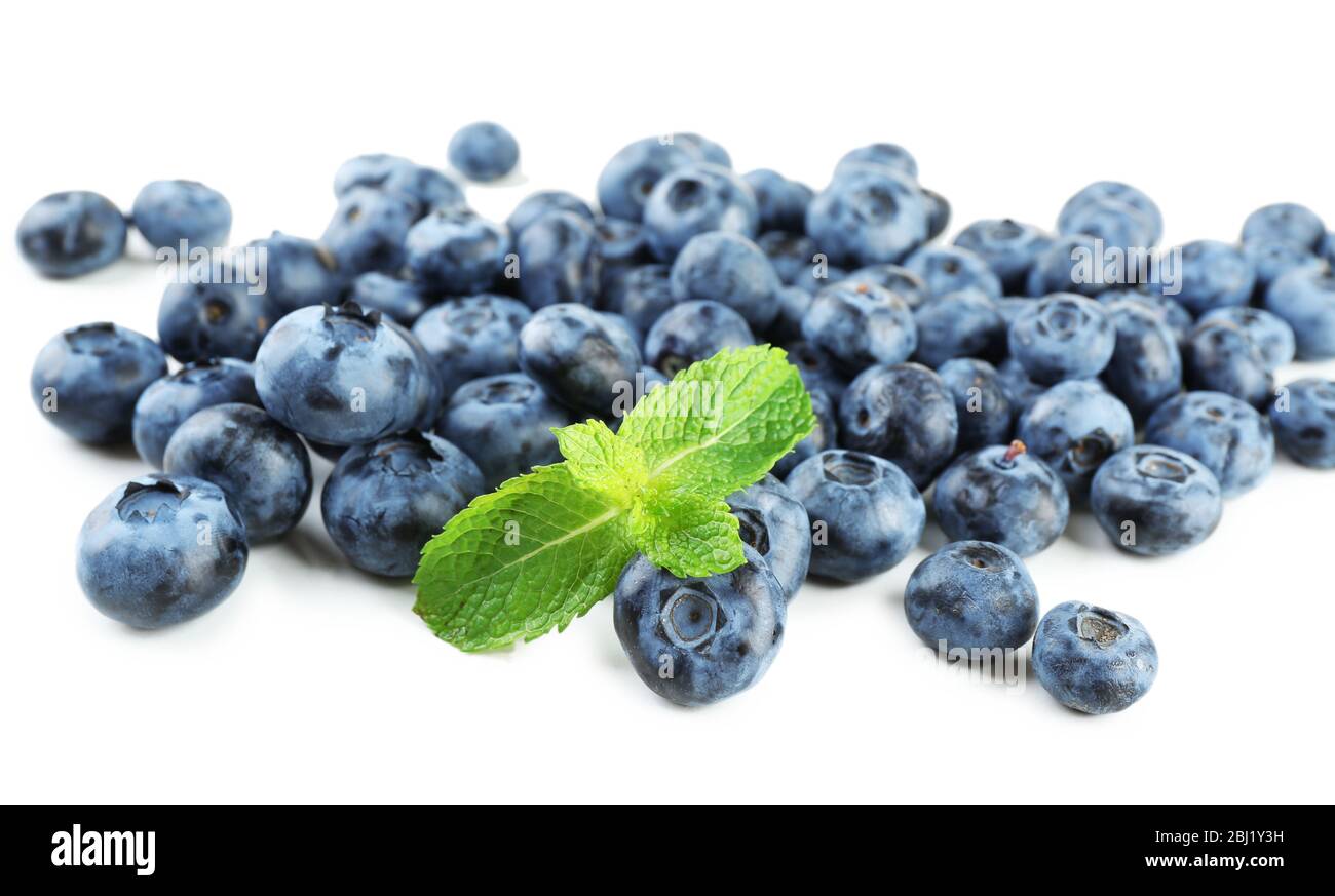 Fresh blueberries isolated on white Stock Photo - Alamy