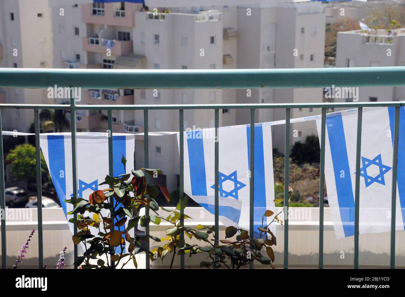 Independence day israel flag israel hi-res stock photography and images ...