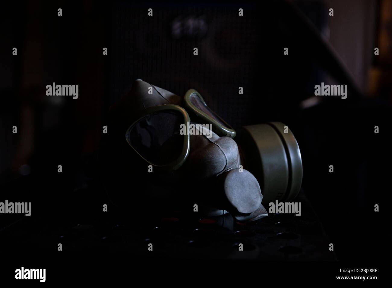 Military Gas Mask in dark ambient. Coronavirus, Covid19 pandemic ...