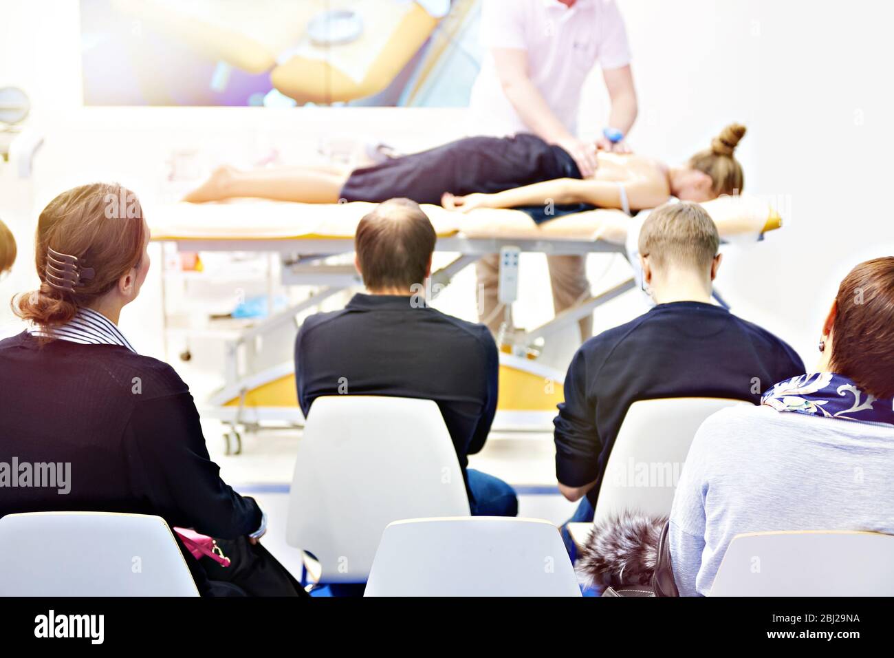 Medical students in training hi-res stock photography and images - Alamy