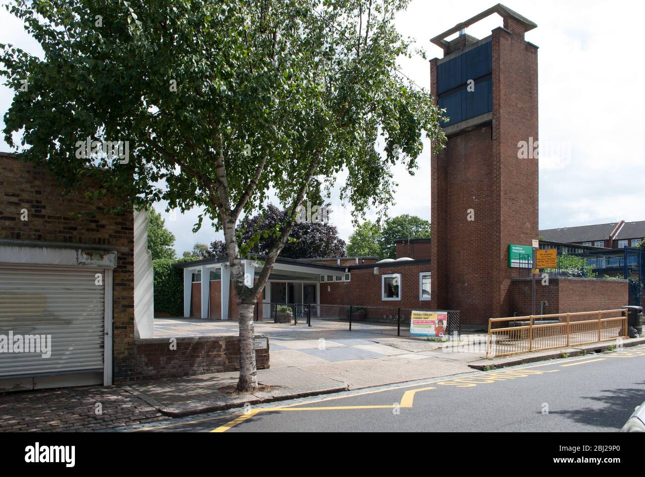 1950s school building hi-res stock photography and images - Alamy