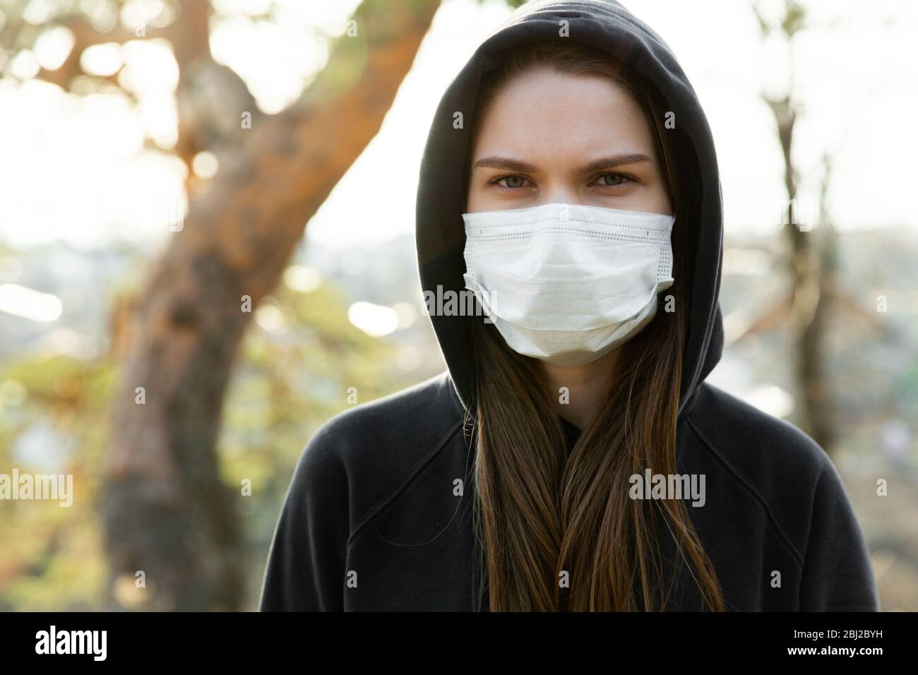 Woman wearing gas mask hi-res stock photography and images - Alamy