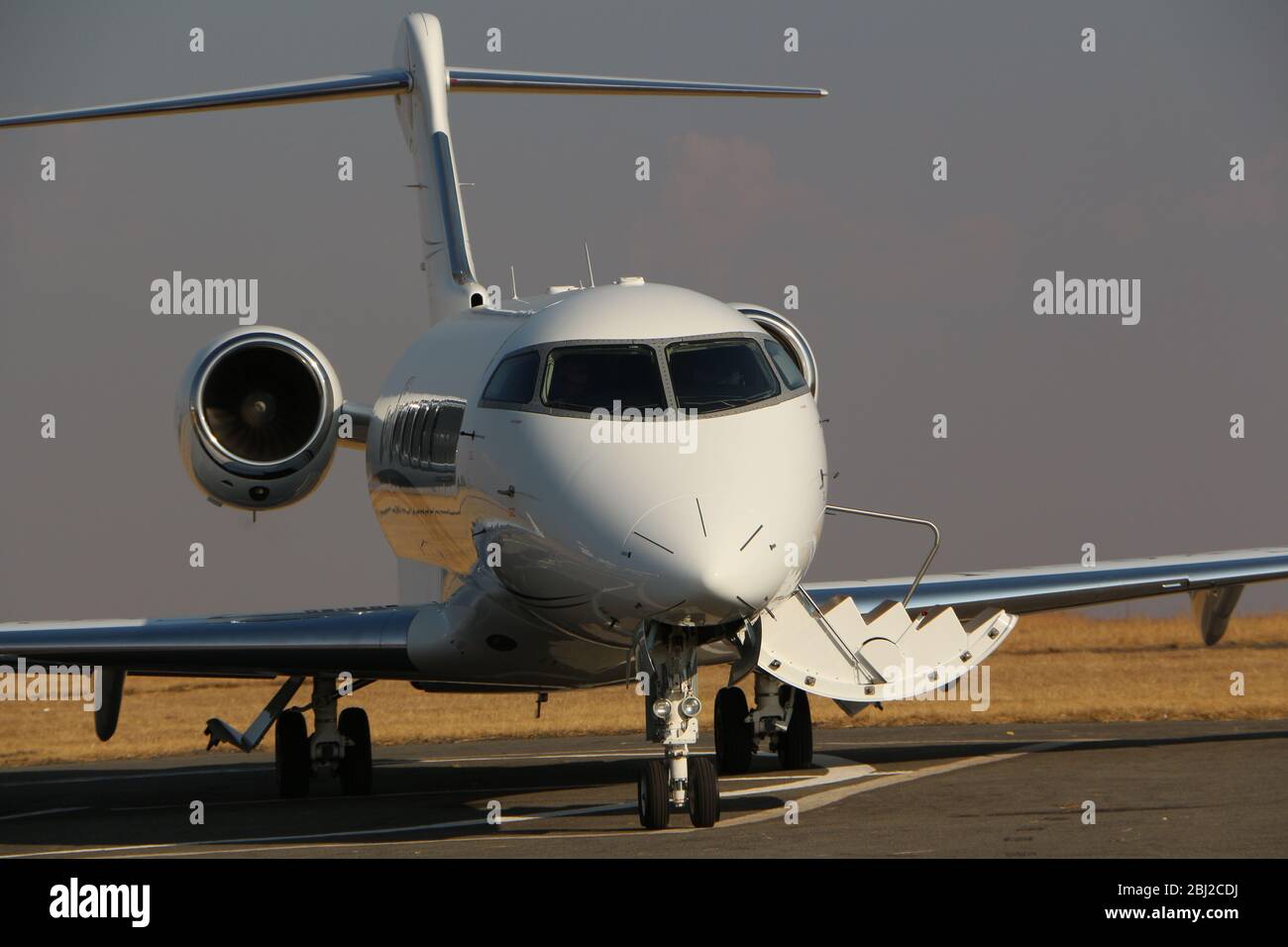 Challenger 300 hi-res stock photography and images - Alamy