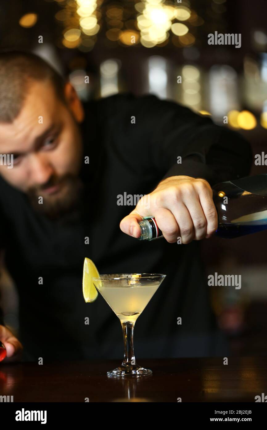 Process making alcohol cocktail pouring hi-res stock photography and ...