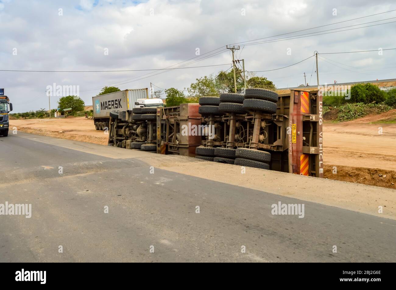 Nairobi,Kenya,Afrique-03/01/2017.Tanker truck crashed and return on the ...