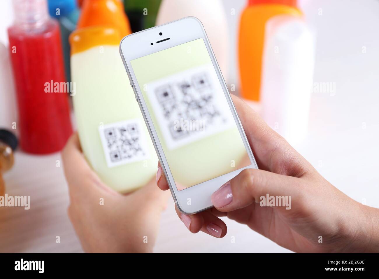 Supermarket Phone Scanning High Resolution Stock Photography and Images ...