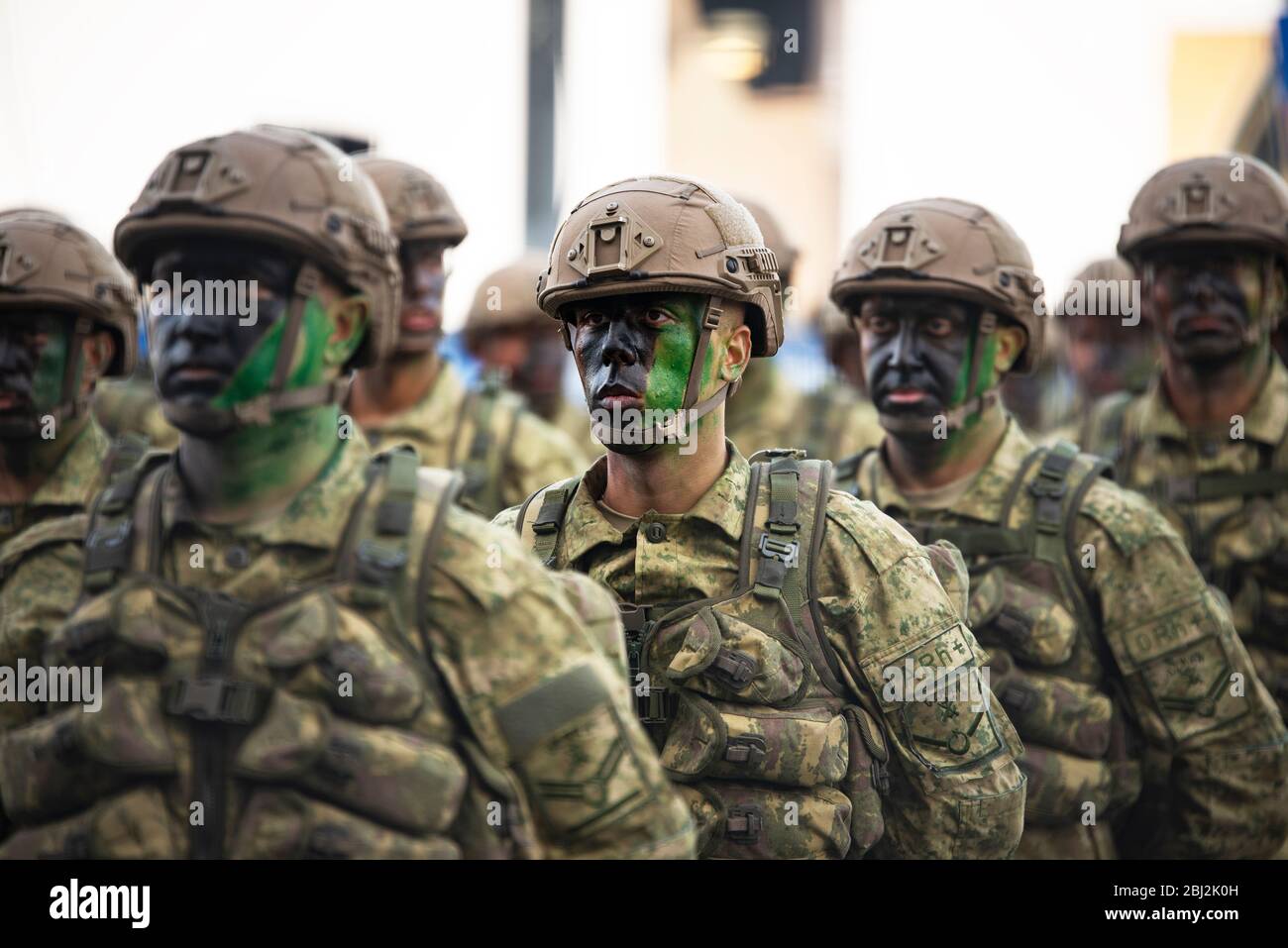 Camouflage face paint hi-res stock photography and images - Alamy