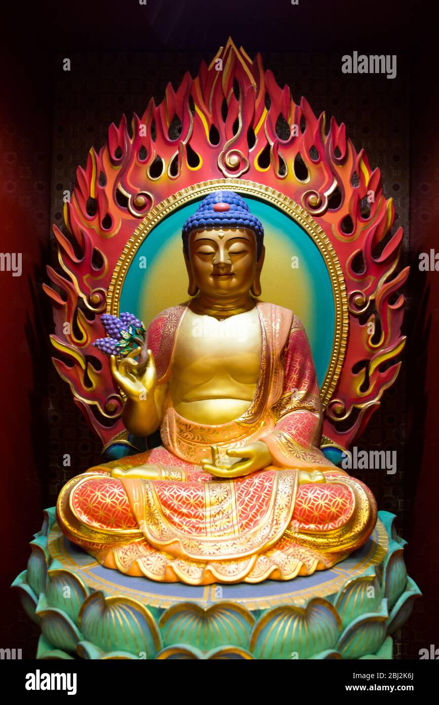 Buddha Tooth Relic Temple in Singapore Stock Photo - Alamy