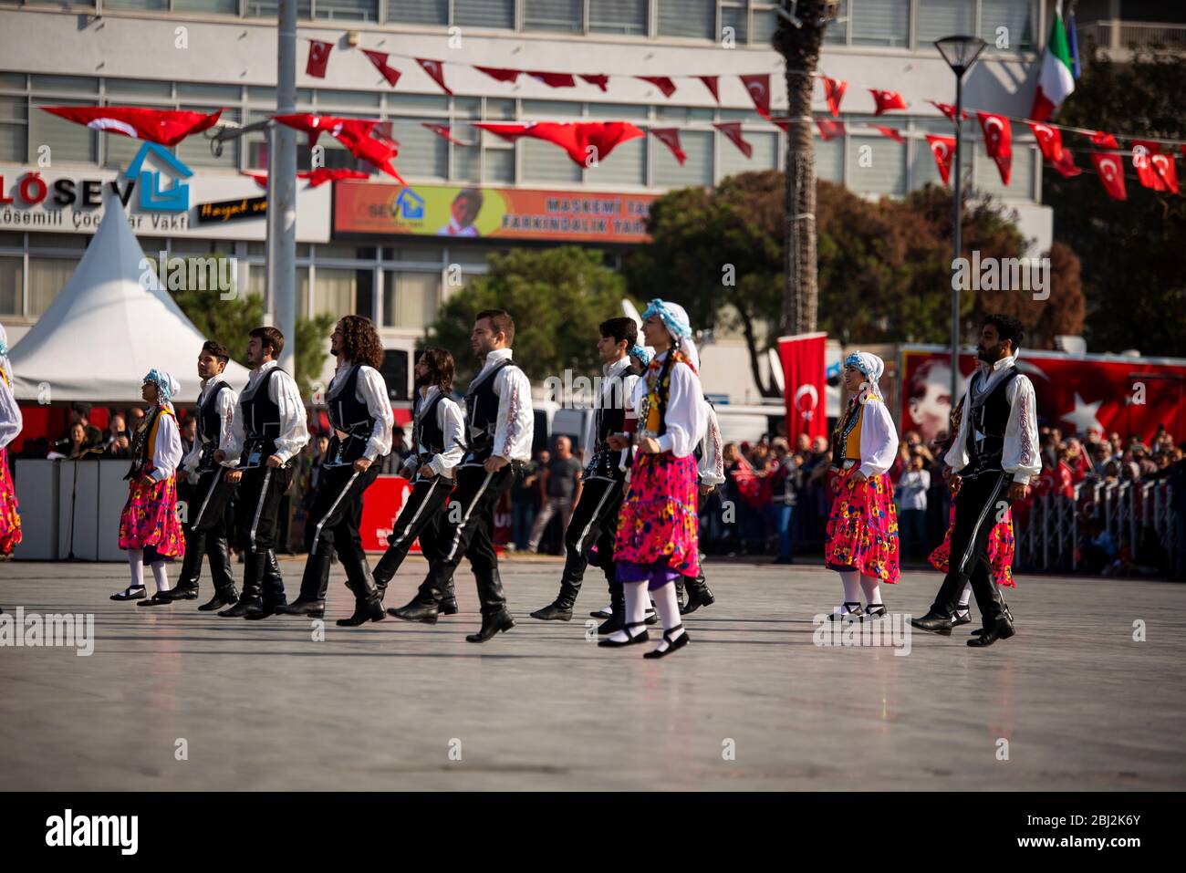 Horon hi-res stock photography and images - Alamy