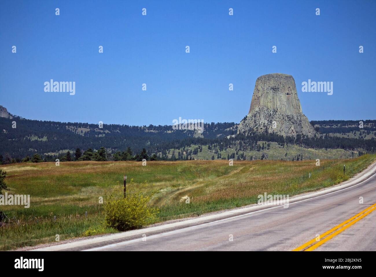 View of the Devil's tower in Wyoming Stock Photo - Alamy