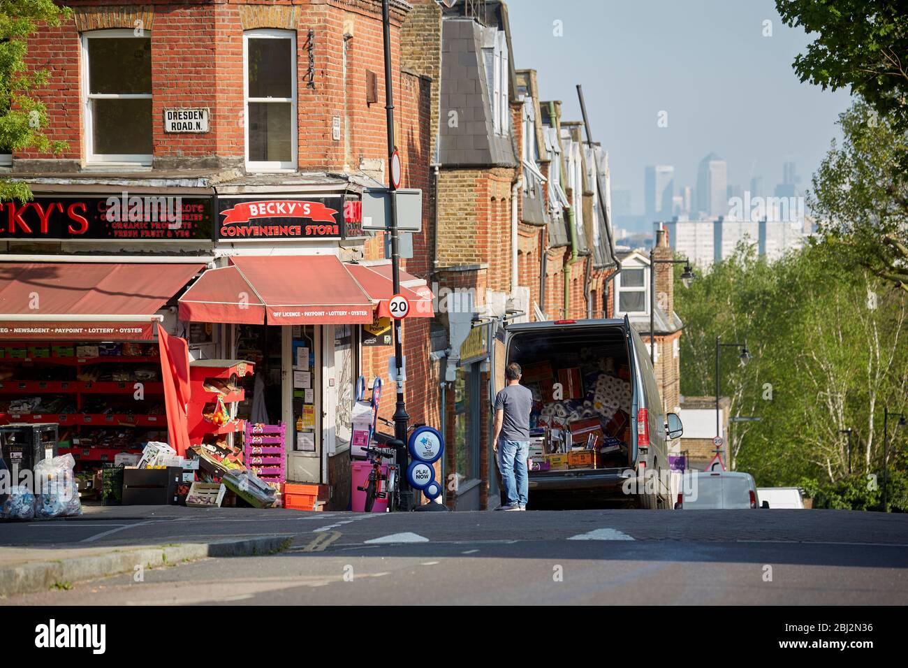 Small grocery store hi-res stock photography and images - Alamy