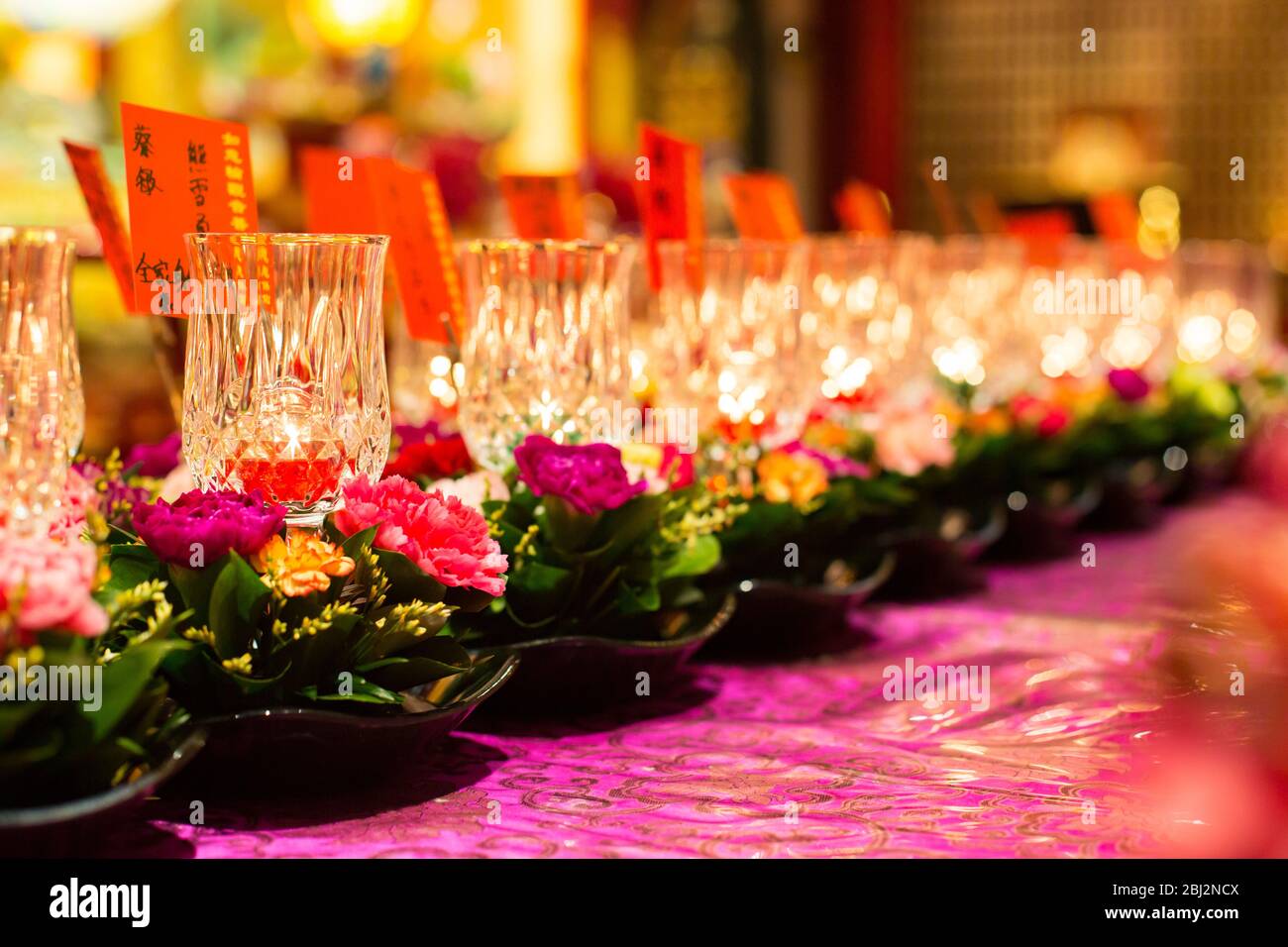 Buddha Tooth Relic Temple in Singapore Stock Photo - Alamy