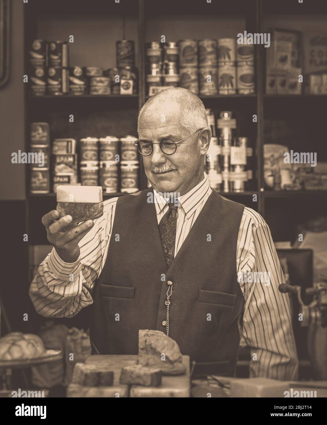 Old fashioned bread shop hi-res stock photography and images - Alamy