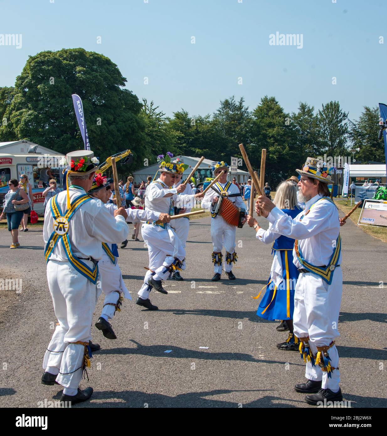 Traditional morris dancer costume hi-res stock photography and images ...