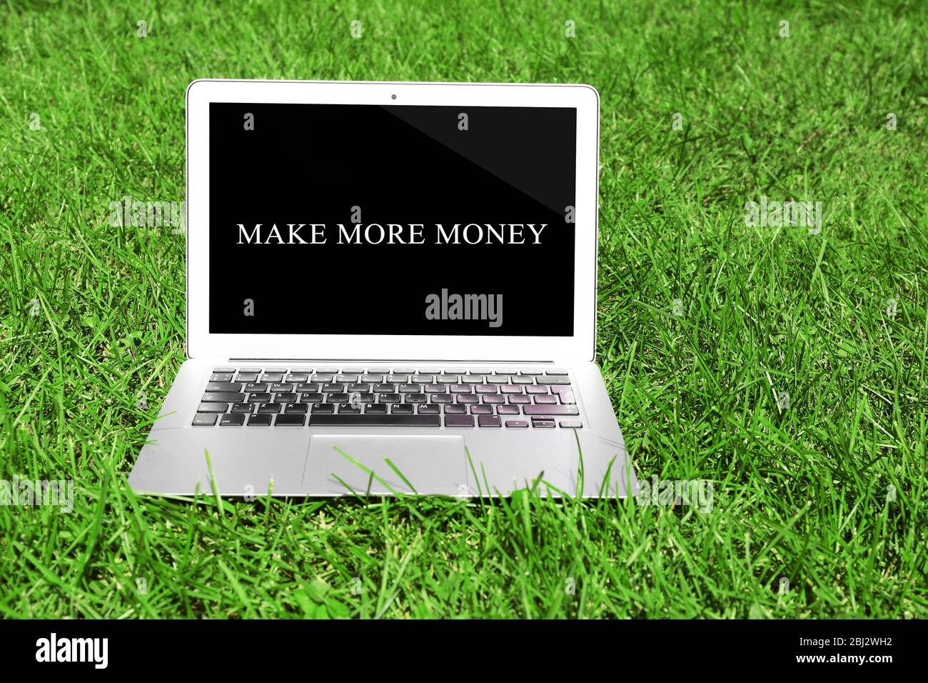 Outdoor laptop screen text hi-res stock photography and images - Alamy