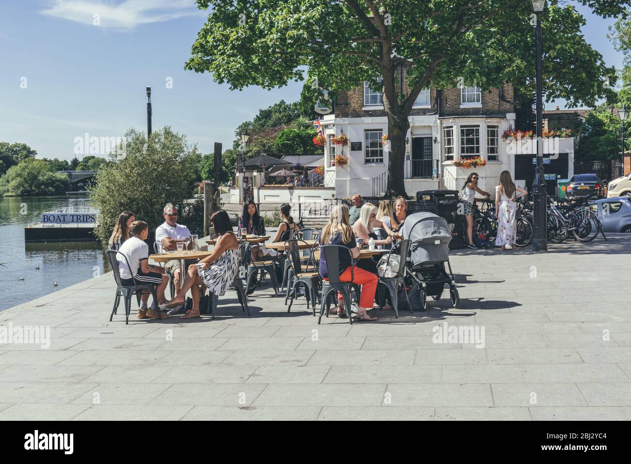 Richmond Riverside Cafe High Resolution Stock Photography and Images ...
