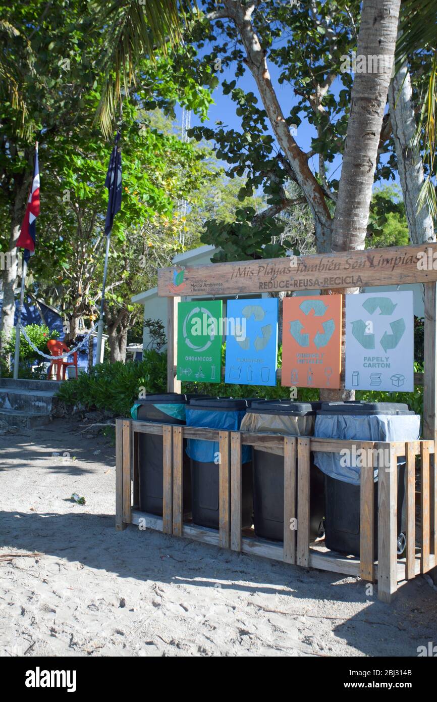 Recycling bins on beach hi-res stock photography and images - Alamy