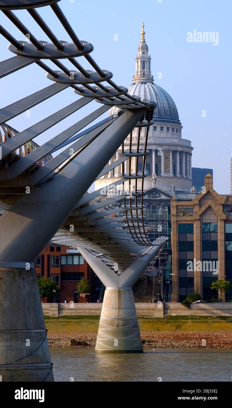 Millennium Bridge or Millennium Footbridge opened in 2000, over the ...