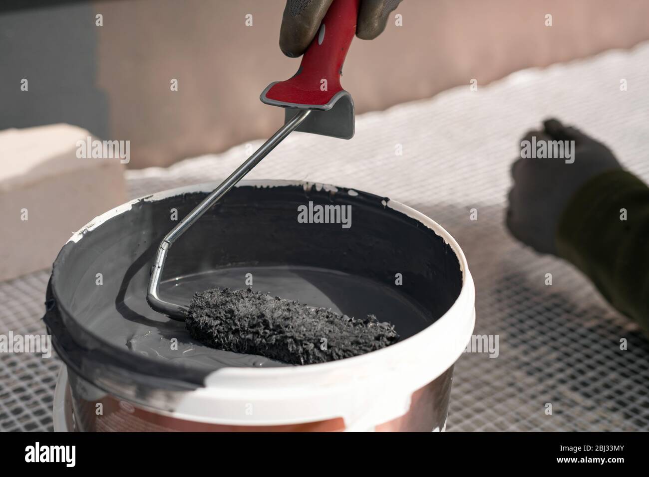 Grey paint bucket hi-res stock photography and images - Alamy