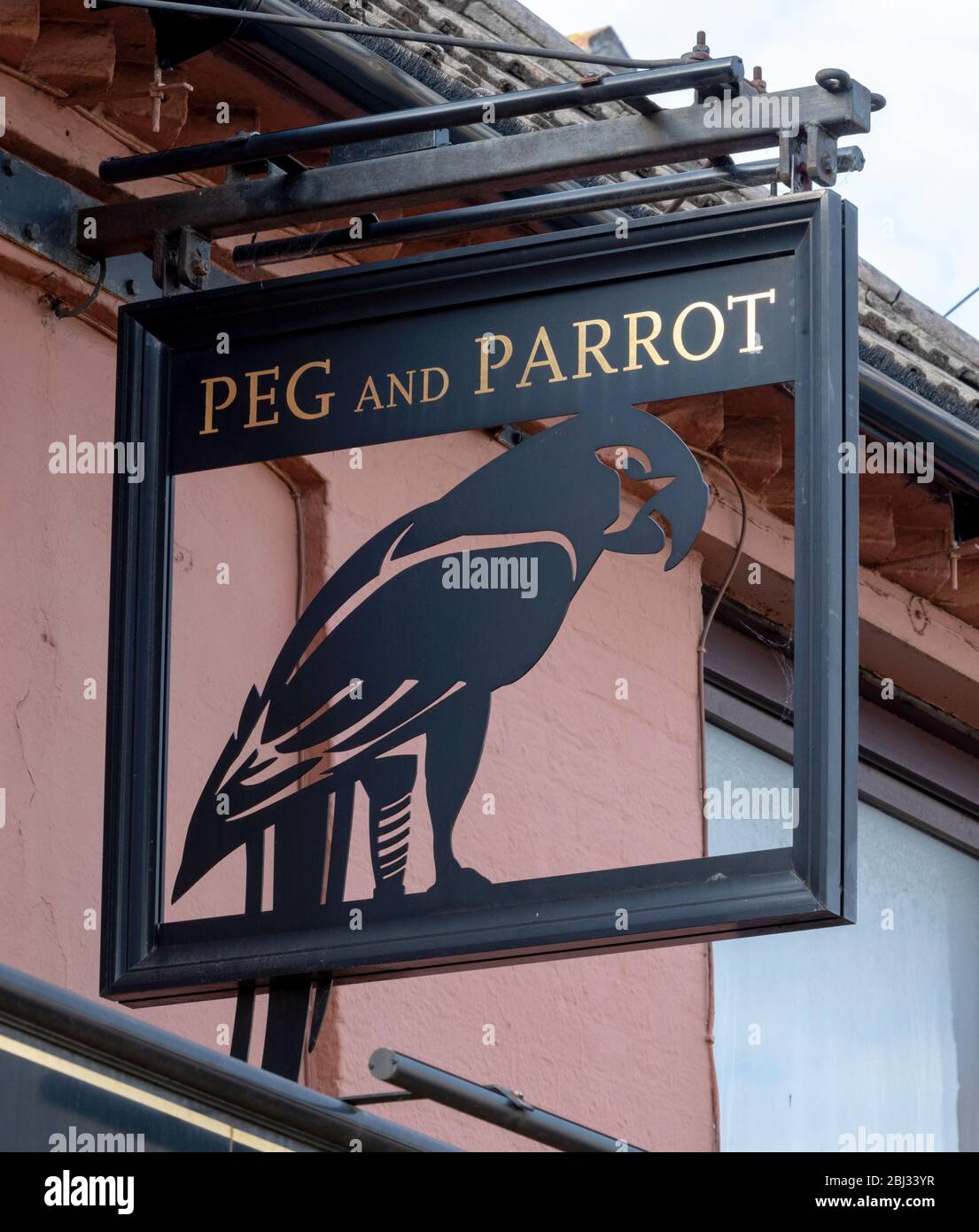 The parrot pub sign hi-res stock photography and images - Alamy