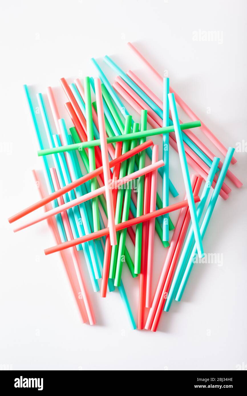 Single use plastic drinking straws Stock Photo - Alamy
