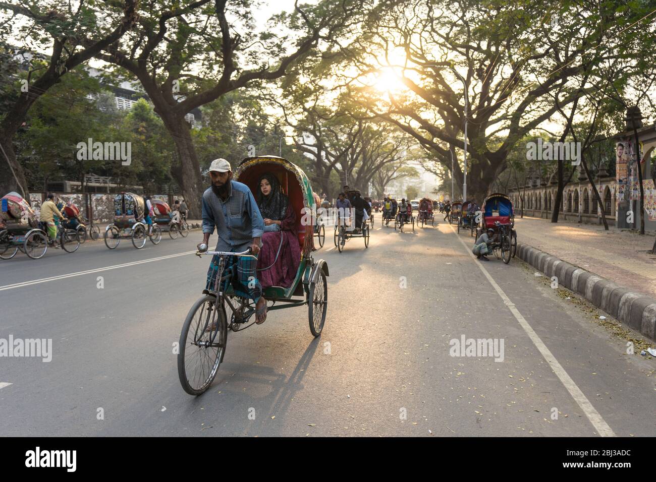 Rickshaw rider dhaka bangladesh hi-res stock photography and images - Alamy