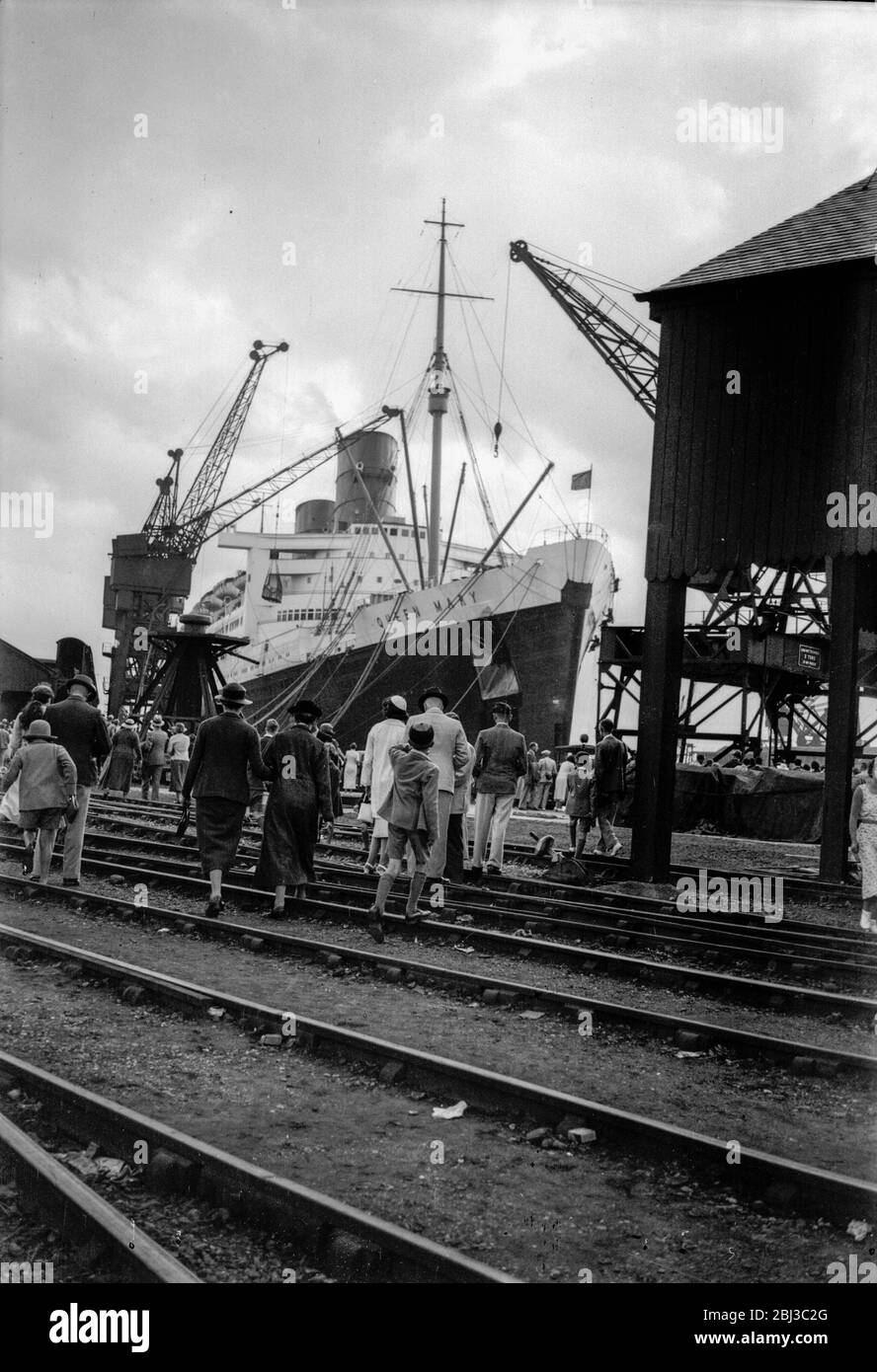 Cunard white star line hi-res stock photography and images - Alamy