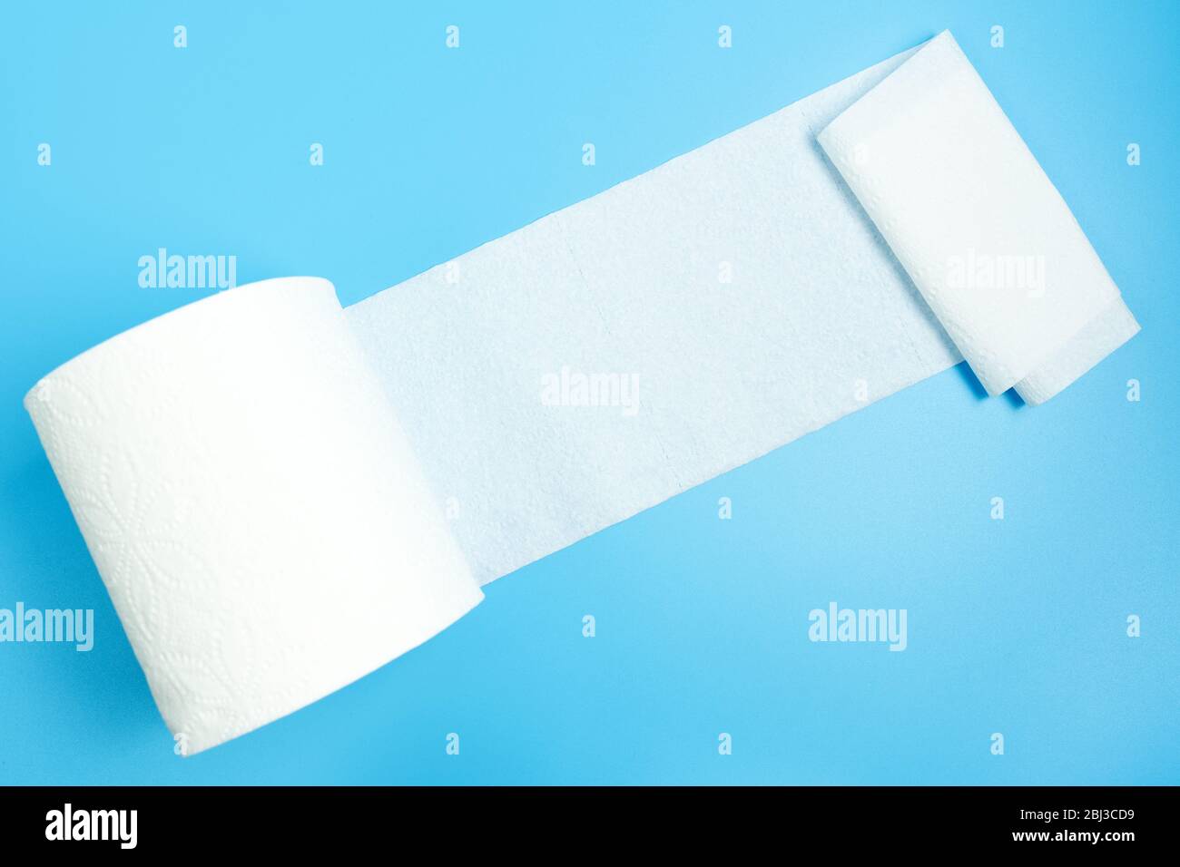 Single toilet paper roll Stock Photo - Alamy